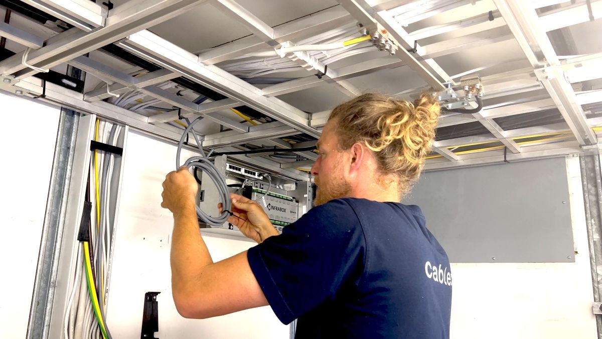 The INFRABOX makes mobile communication systems intelligent | cablex.